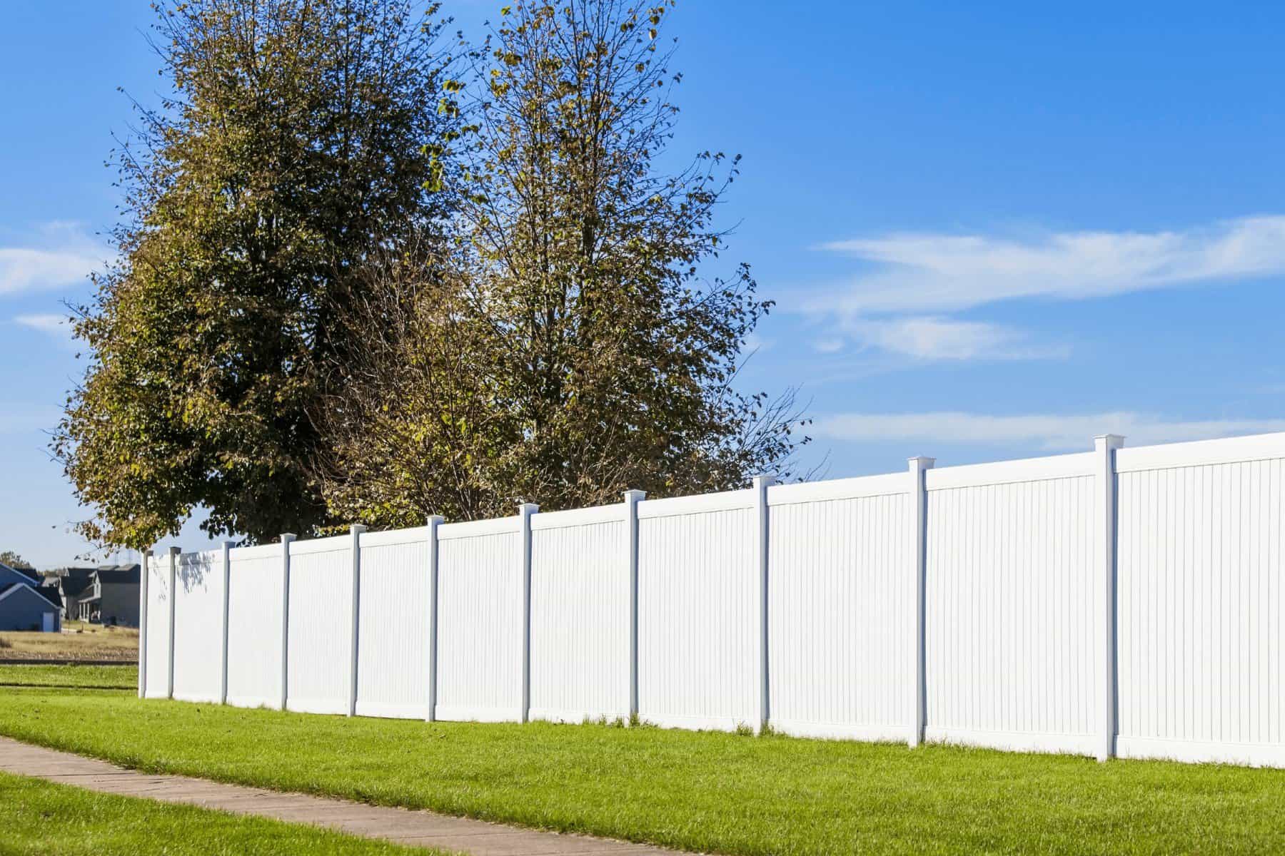 Vinyl Fence Installation in Youngstown, OH | Legendary Fence Company